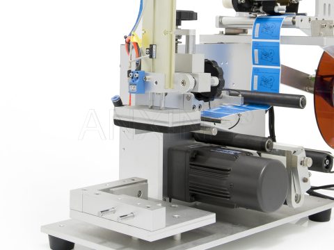 Labeling Machines with Integrated Code Printing - Anxine